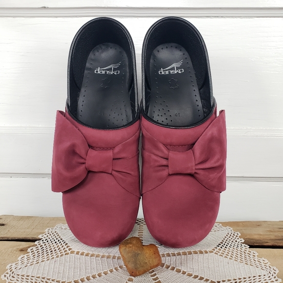 Dansko | Shoes | Red Dansko Pro Bow Clogs Milled Nubuck Suede Festive ...